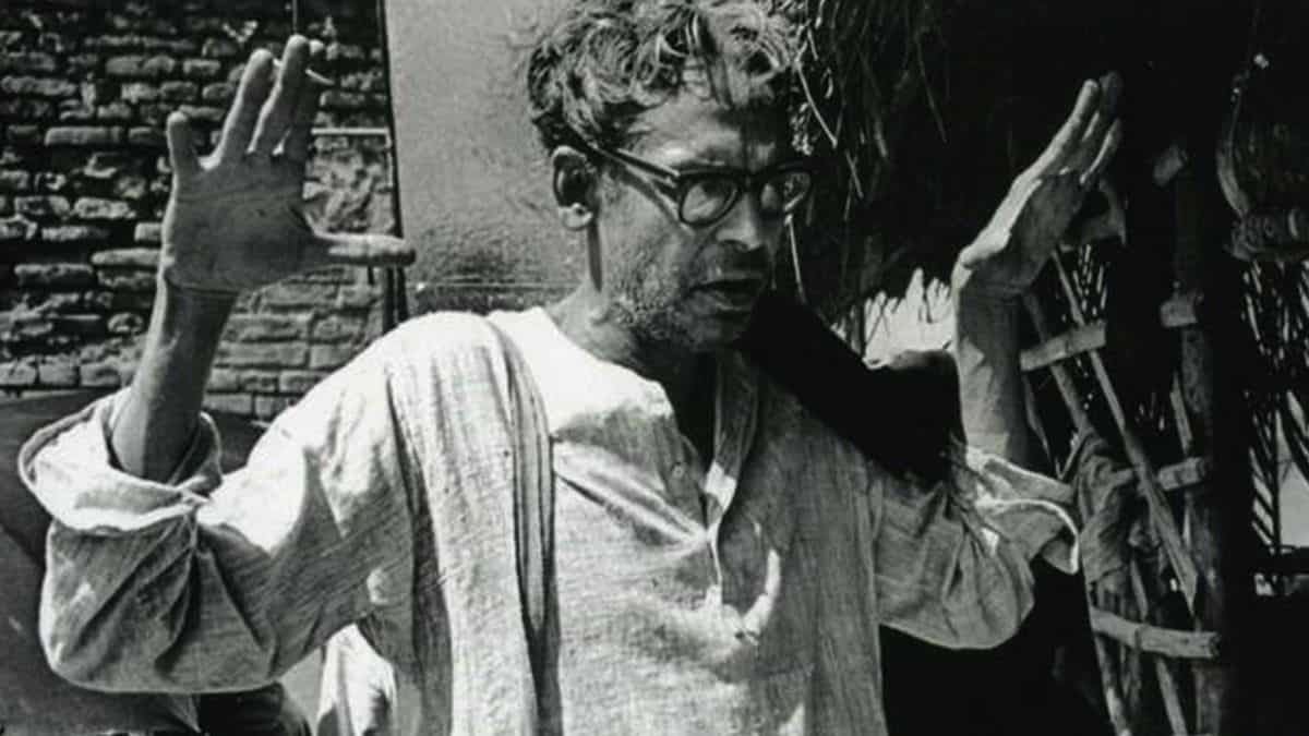 Ritwik Ghatak’s Meghe Dhaka Tara and Komal Gandhar reflected Bengal's ...