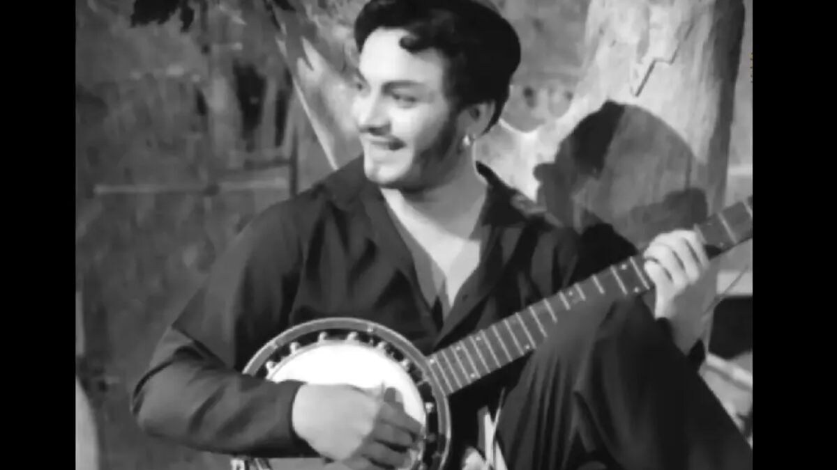 Antony Firingee: Does the Uttam Kumar, Tanuja Bengali classic stand the ...