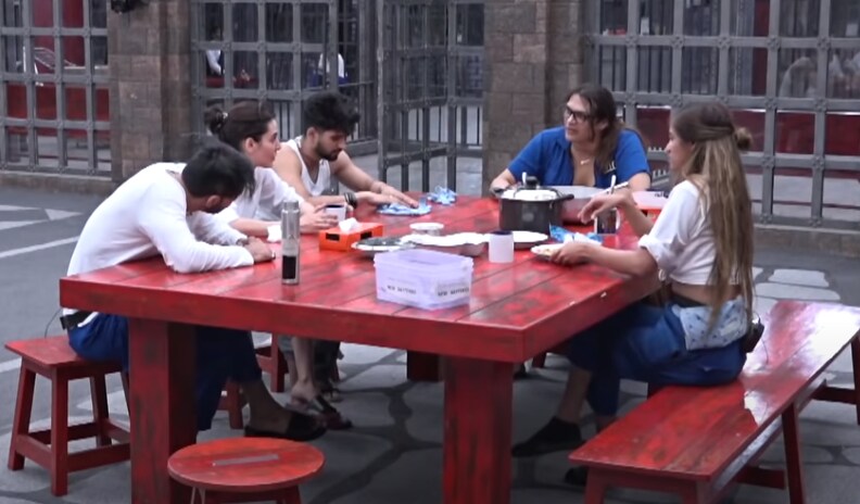 Lock Upp: Mandana Karimi says she likes 'Indian roti'; Saisha Shinde ...