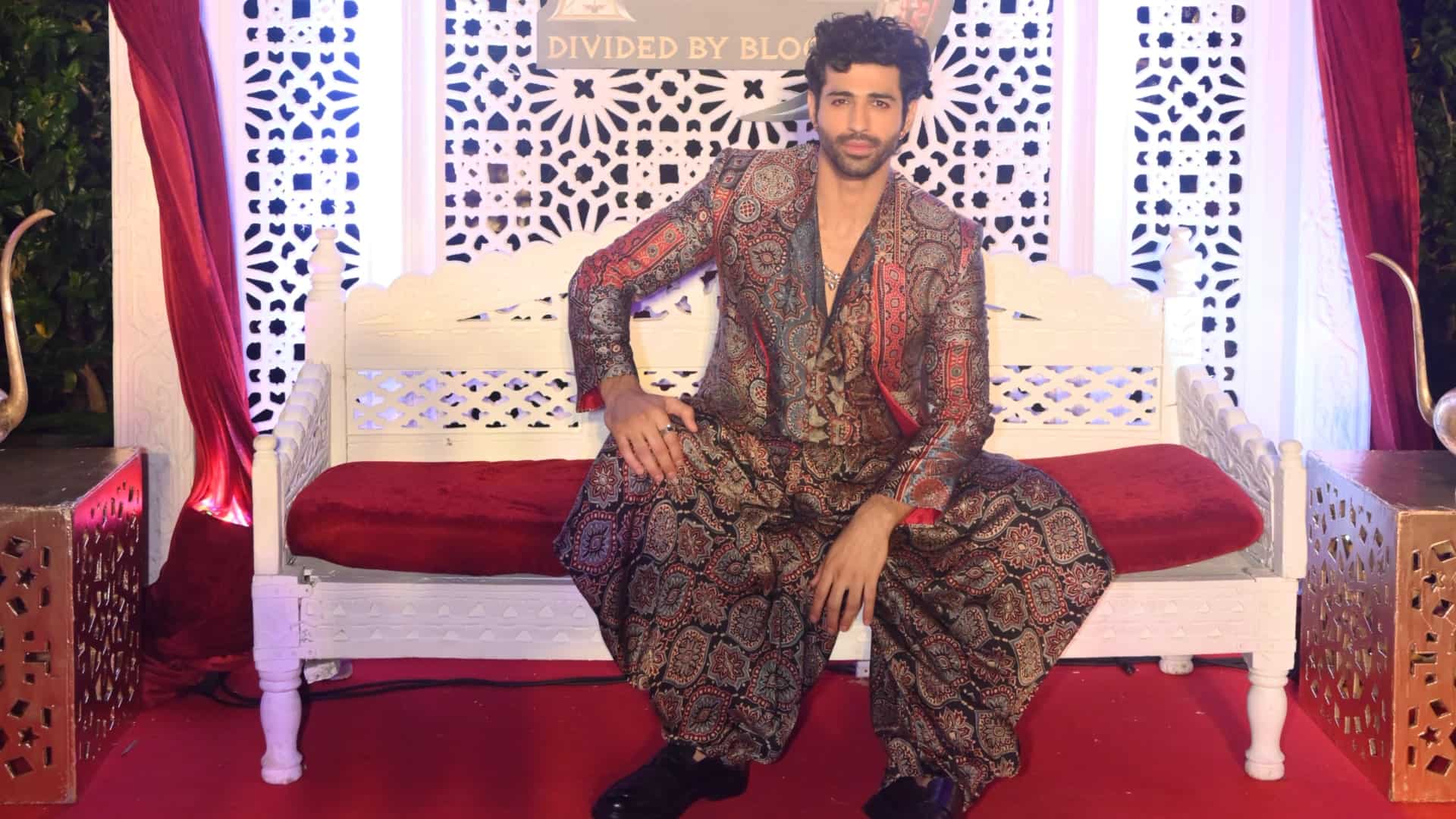 Aashim Gulati on Taj: Divided by Blood: Salim is an ashiq and poet, who ...