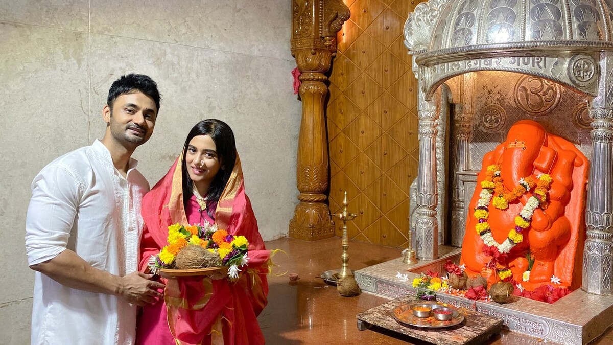 Ganesh Chaturthi: Amrita Rao and RJ Anmol revisit Bal Ganesh temple ...