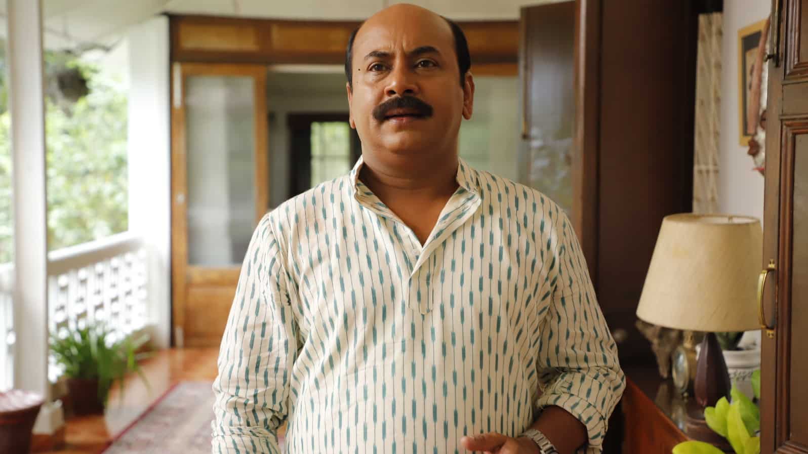 Tunkulung E Eken review: Anirban Chakrabarti brings back the old charm ...