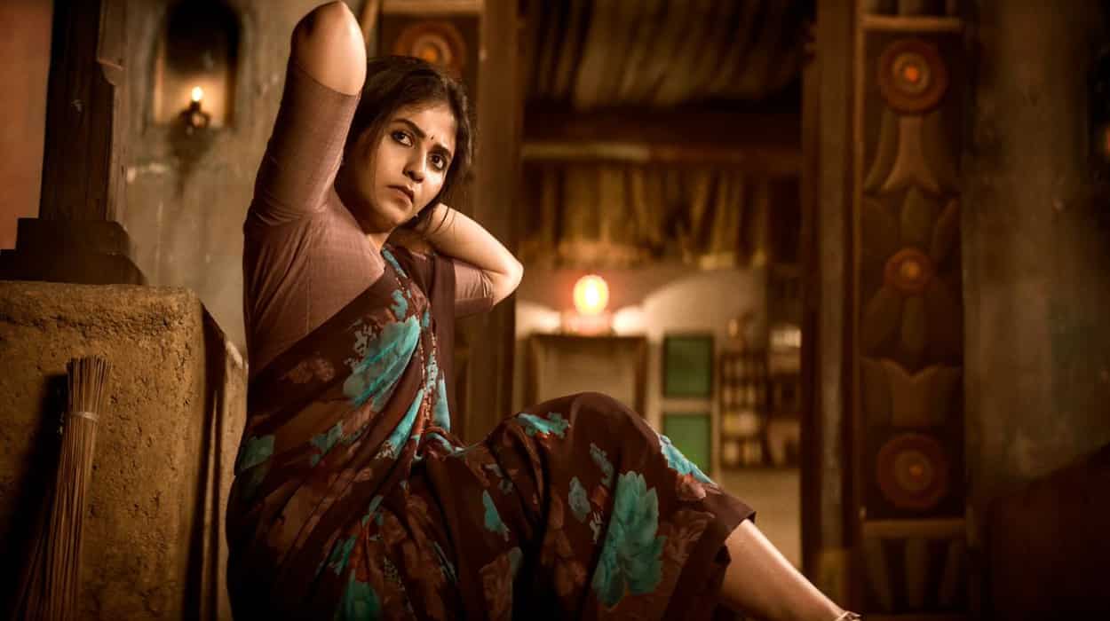 Anjali looks intense as Ratnamala in Vishwak Sen's action drama ...