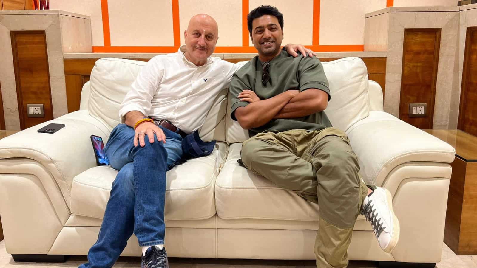 Anupam Kher wishes Dev for Bagha Jatin