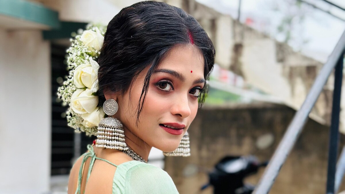 Exclusive! Jol Thoi Thoi Bhalobasha: Aparajita Adhya and Anusha ...