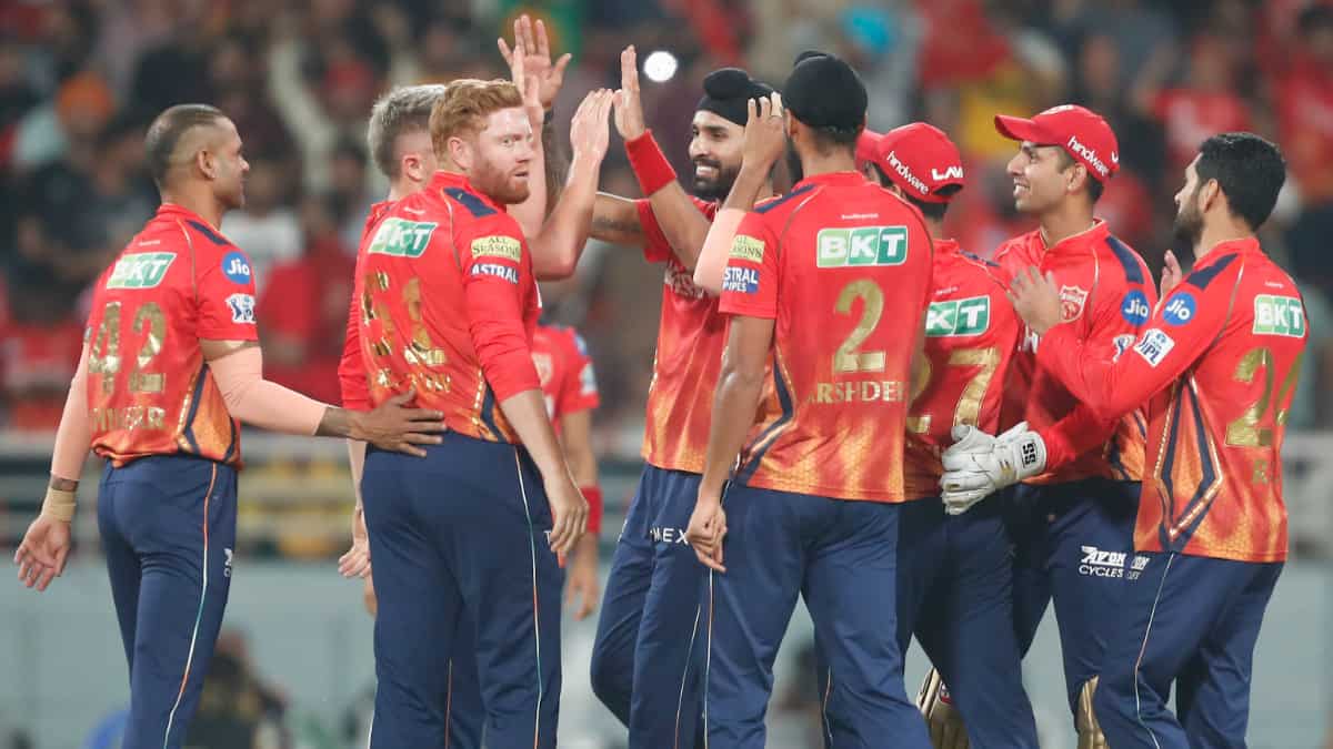 IPL 2024 - Arshdeep Singh strikes twice; sends SRH dangermen Travis ... IPL 2024 - Arshdeep Singh strikes twice; sends SRH dangermen Travis ...