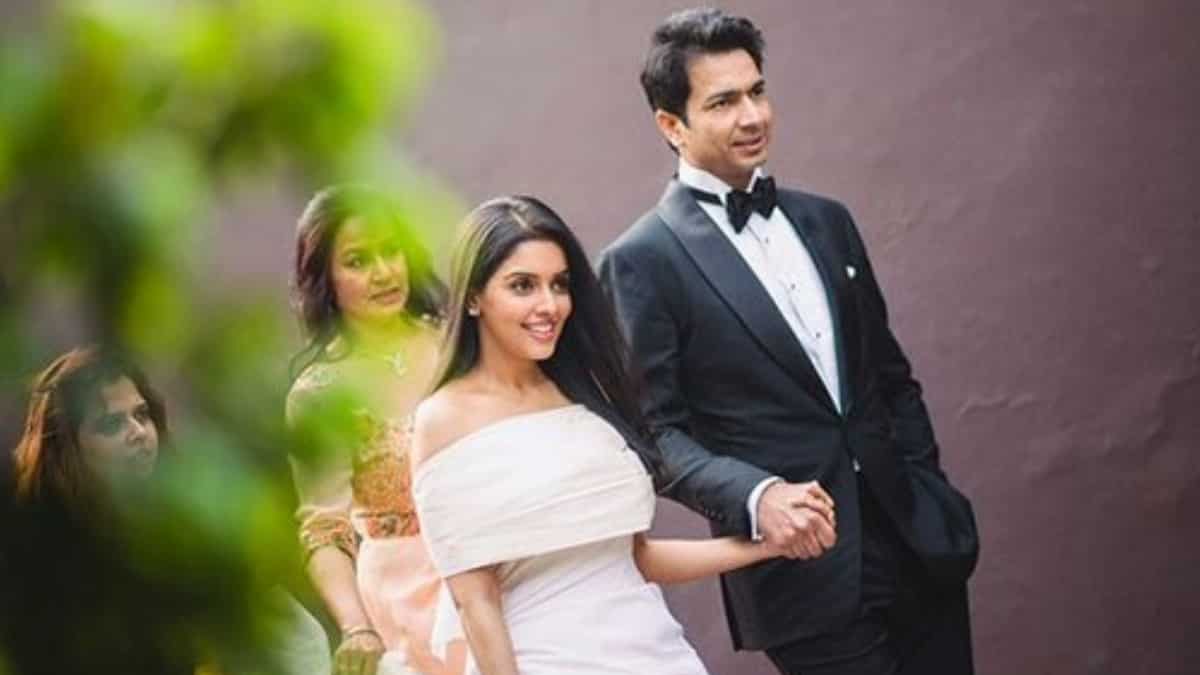 Asin quashes divorce rumours after deleting photos with husband Rahul Sharma; reveals holidaying ...