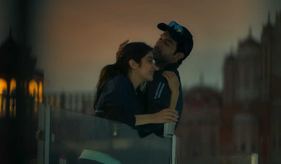 Mr. & Mrs. Mahi song Roya Jab Tu - Watch Rajkummar Rao and Janhvi Kapoor's emotional journey in ...