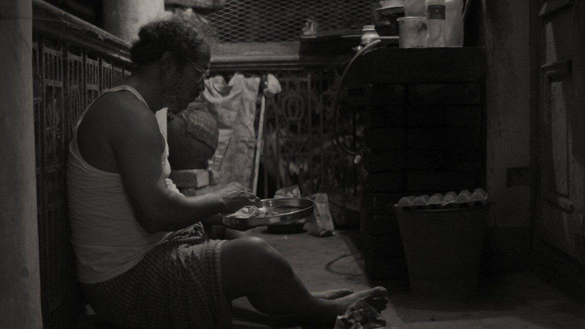 Manikbabur Megh review: Abhinandan Banerjee and Chandan Sen present a ...