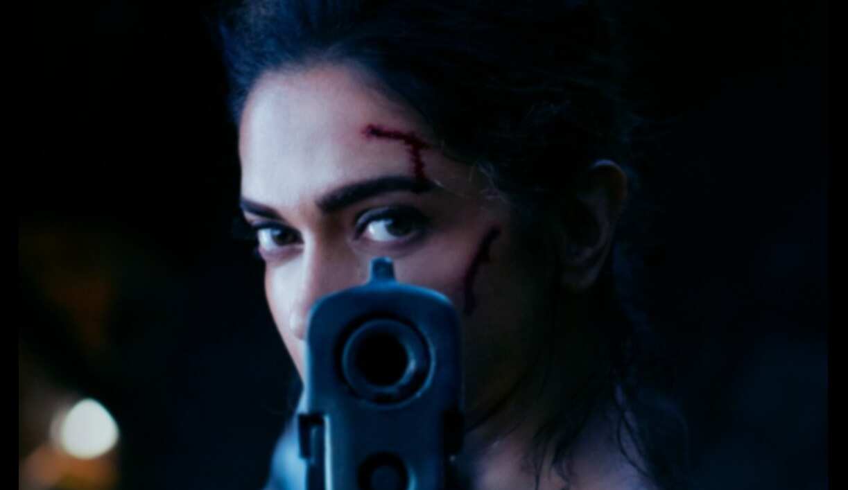 Pathaan new motion poster: Deepika Padukone fires her gun in a fierce ...