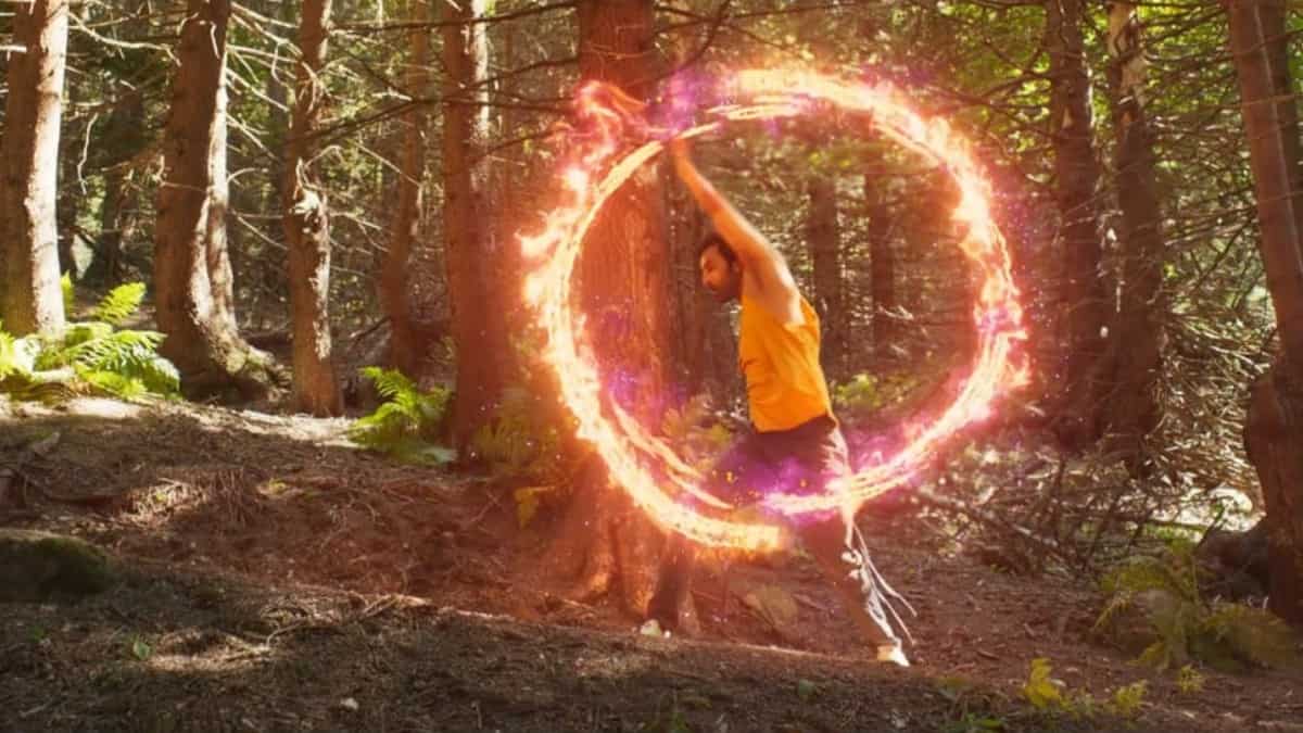 Brahmastra song Deva Deva: Ranbir Kapoor plays with fire and dances to ... Brahmastra song Deva Deva: Ranbir Kapoor plays with fire and dances to ...