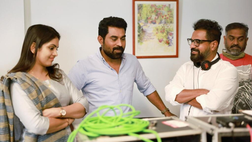 Ennalum Ente Aliya will make the audience laugh, despite dealing with a ...