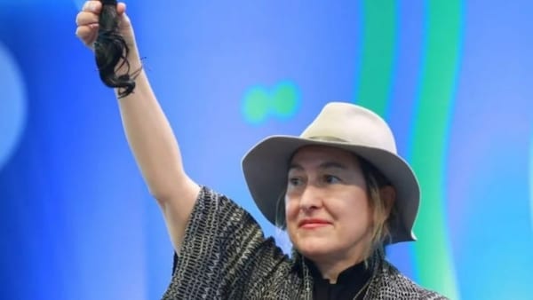 IFFK 2022: Spirit of Cinema award winner Mahnaz Mohammadi makes a ...