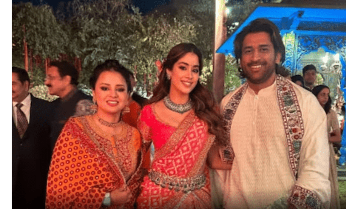 Janhvi Kapoor drops photos with MS Dhoni and wife Sakshi from Anant ...