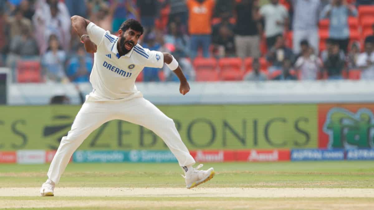 IND vs ENG, 1st Test - Fans enjoy Jasprit Bumrah's aggression as he ...