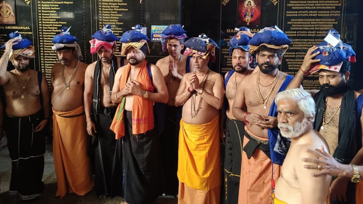 Ahead Of Ak62 Vignesh Shivan Visits Sabarimala With Ponniyin Selvan