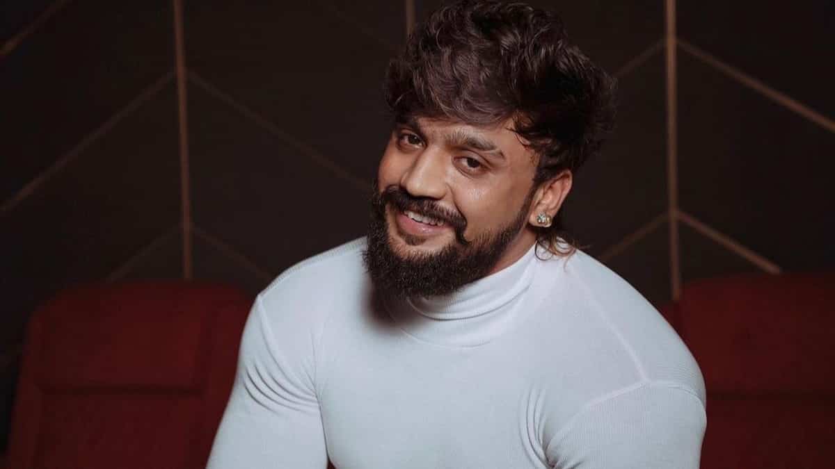 Dhanveerah on Kaiva - The film's got an A certificate, but not for vulgarity