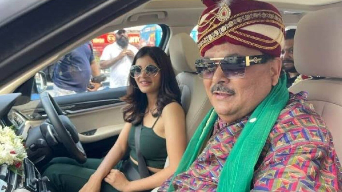Madhumita Sarcar and Madan Mitra’s photograph goes viral on social media
