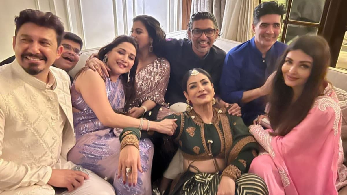 'OG Gang' of the 90s: Madhuri Dixit, Kajol, Raveena Tandon, Aishwarya ...