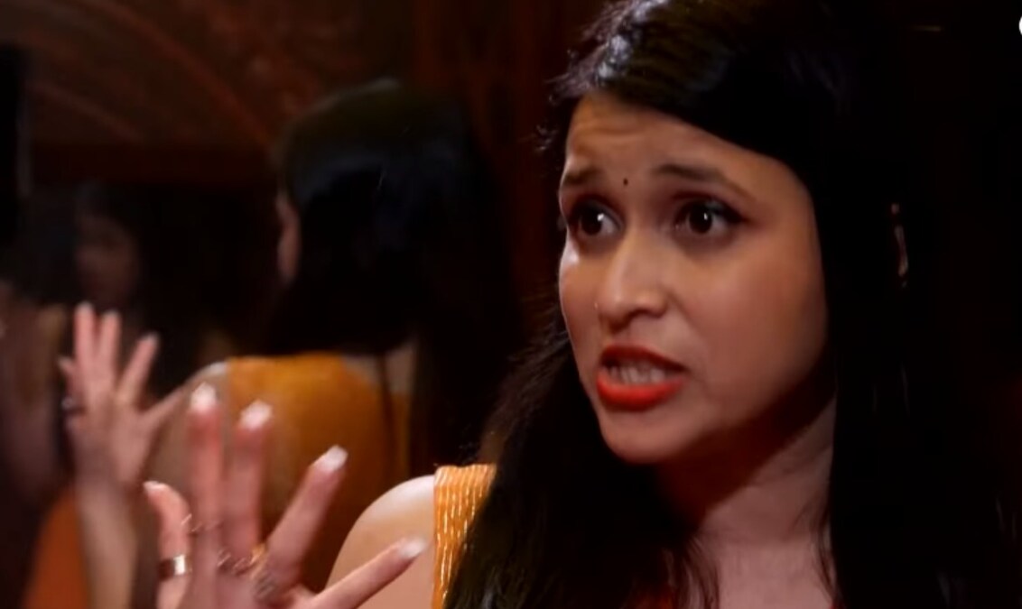Bigg Boss 17 Mannara Chopra Gets Disappointed By Vicky Jain For
