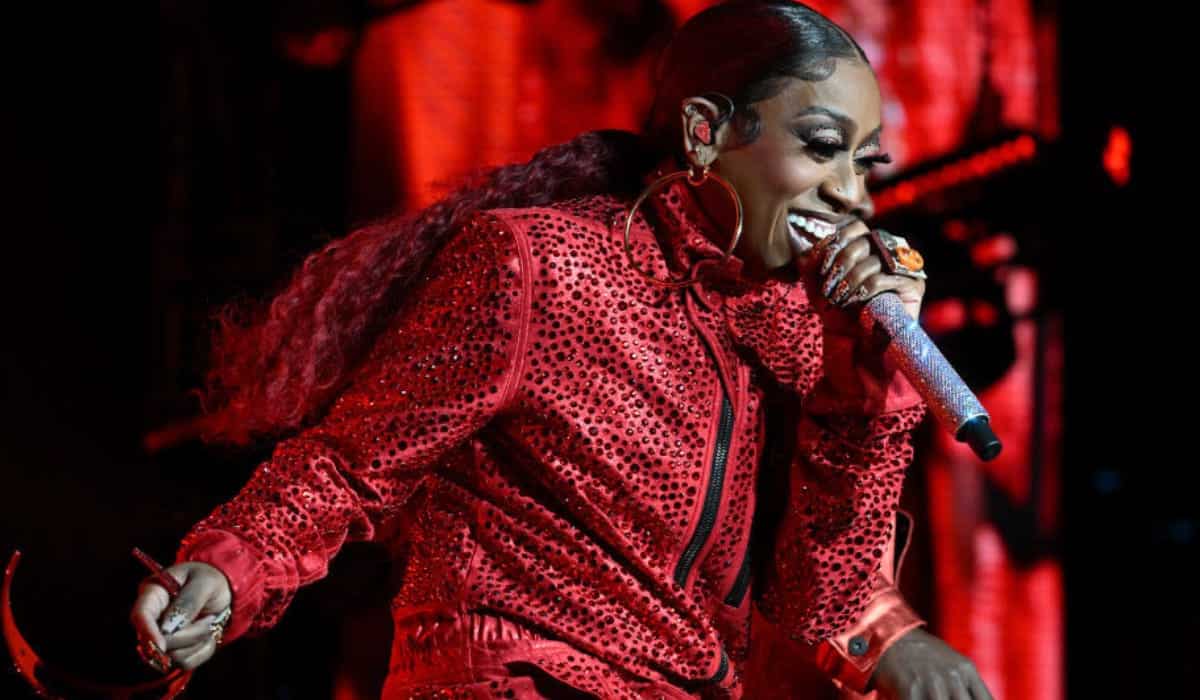 Missy Elliott, the first female rapper made it a shimmering night at ...