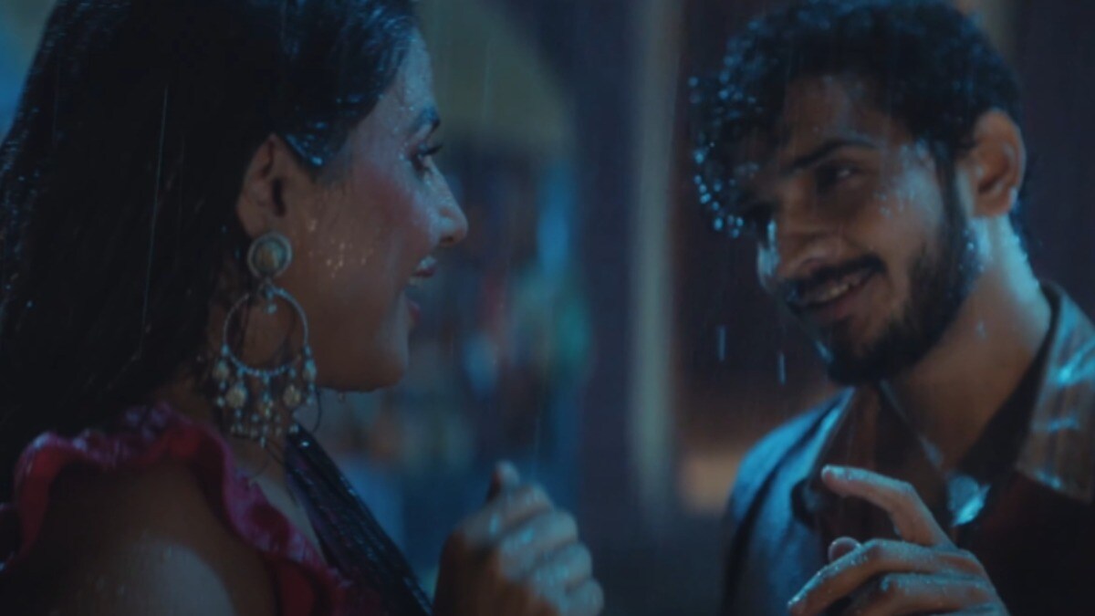 Halki Halki Si music video – Watch Munawar Faruqui and Hina Khan romance in and with the rain