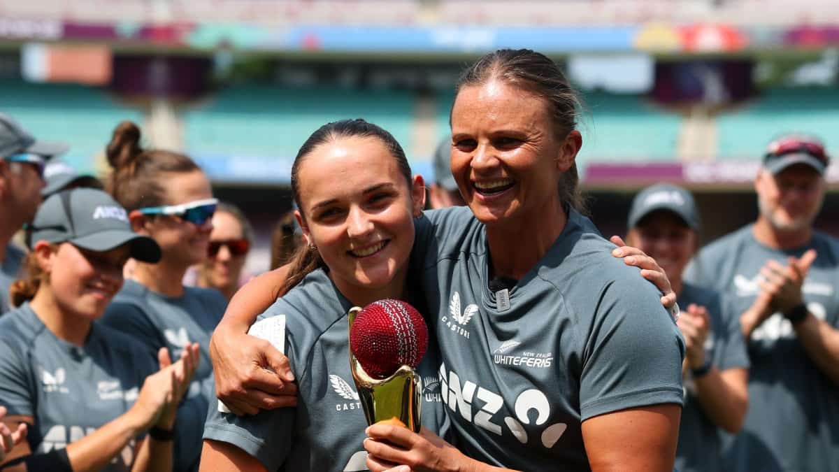 INDW vs NZW, ICC Women's World Cup 2025 LIVE: Melie Kerr gets presented ...