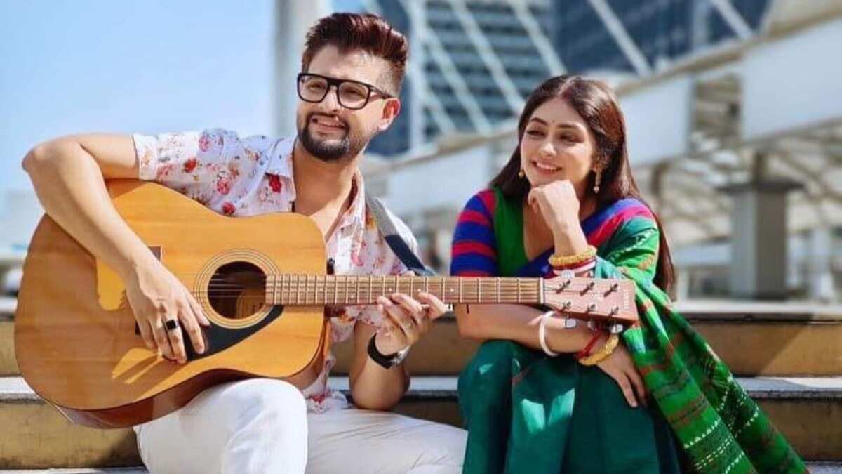 Bangla Medium: The wedding day shoot sees Srijala Guha, Rizwan Rabbani ...