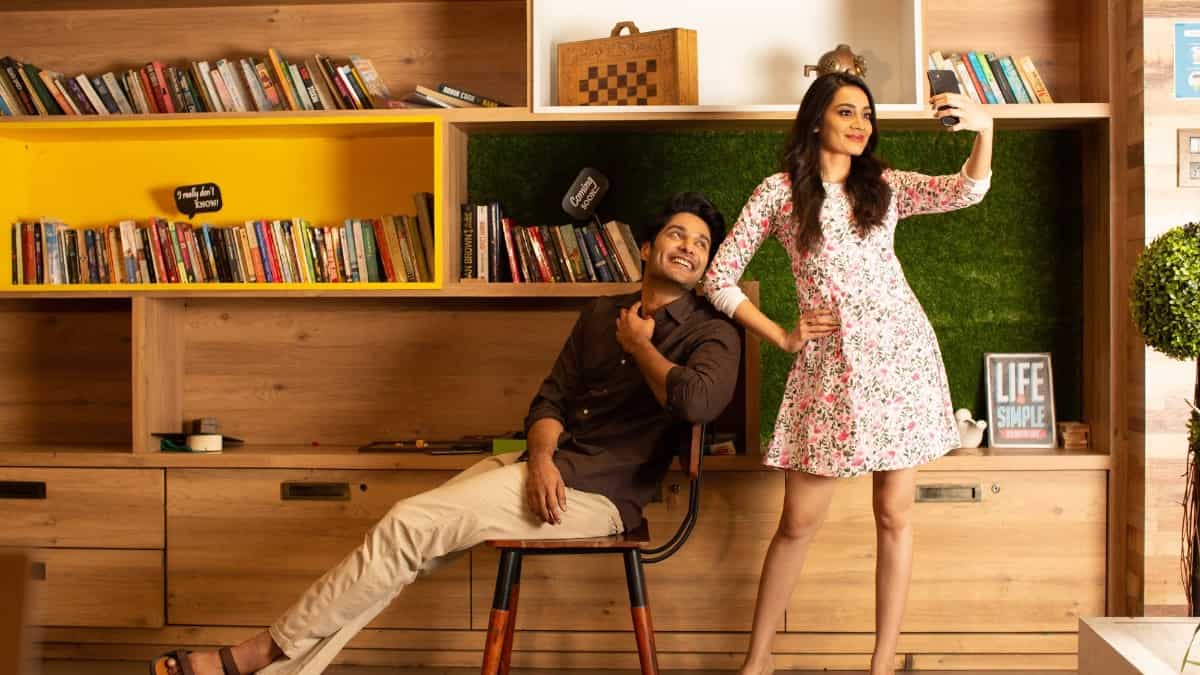 Neetho, starring Aberaam Varma, Saathvika Raj, is a breezy rom-com that ...