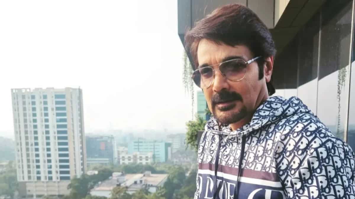 Prosenjit Chatterjee joins hands with Dev in sapling plantation drive