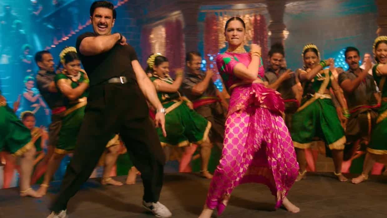 Ranveer Singh on Deepika Padukone in Cirkus song Current Laga Re: This ...