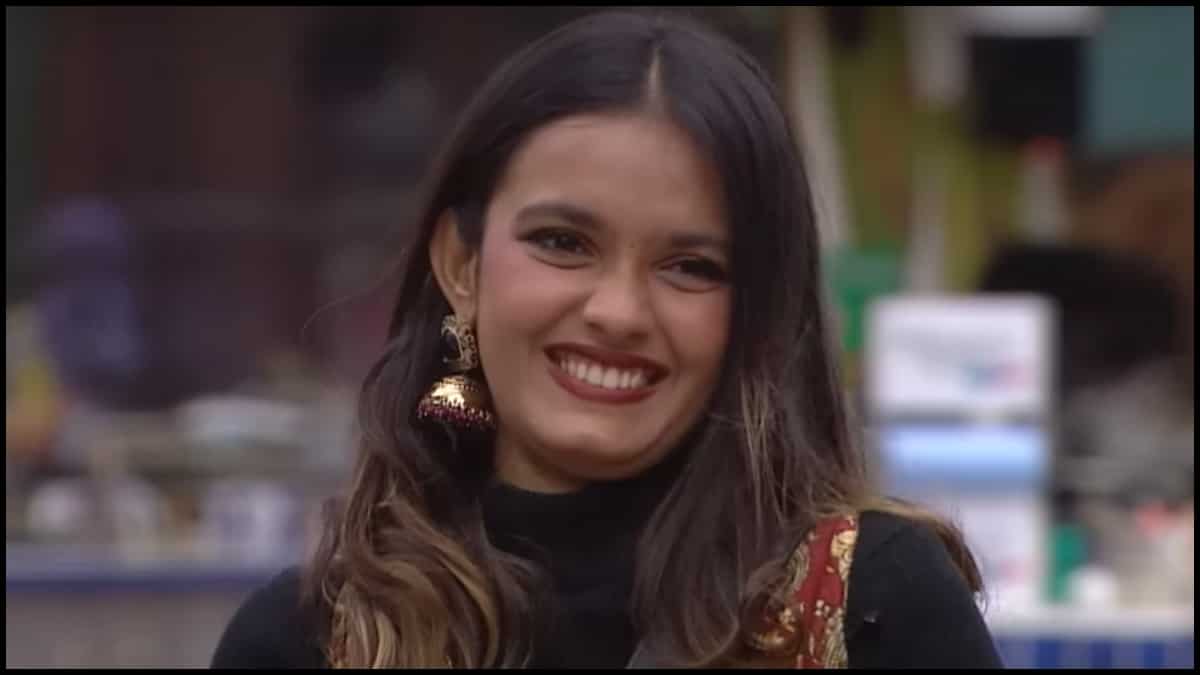 Bigg Boss Malayalam 7 sees surprise Onam guests, give prize to Rena Fathima