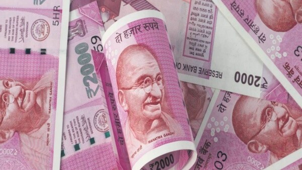 Rbi Withdraws Rs 2 000 Bank Notes From Circulation Netizens Flood