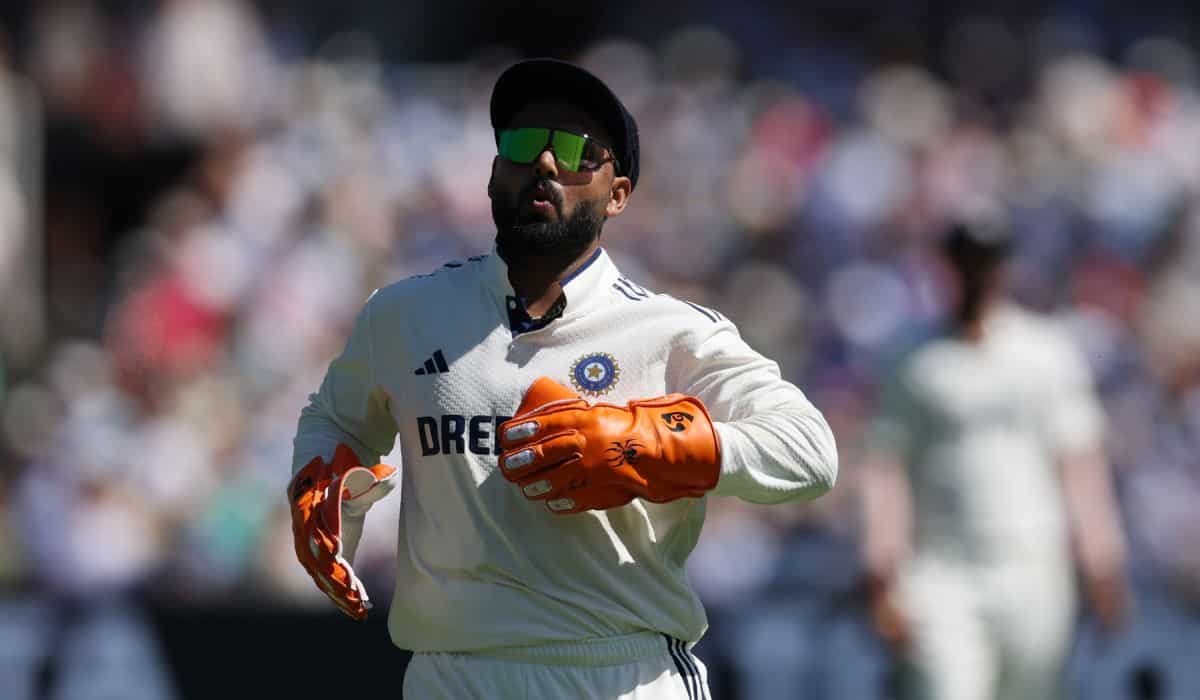 WATCH: Rishabh Pant returns to wicket-keeping ahead of crucial 4th Test ...