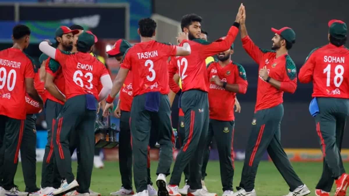 PAK vs BAN LIVE: Rishad and Taskin restrict Pakistan to 135 in the ...