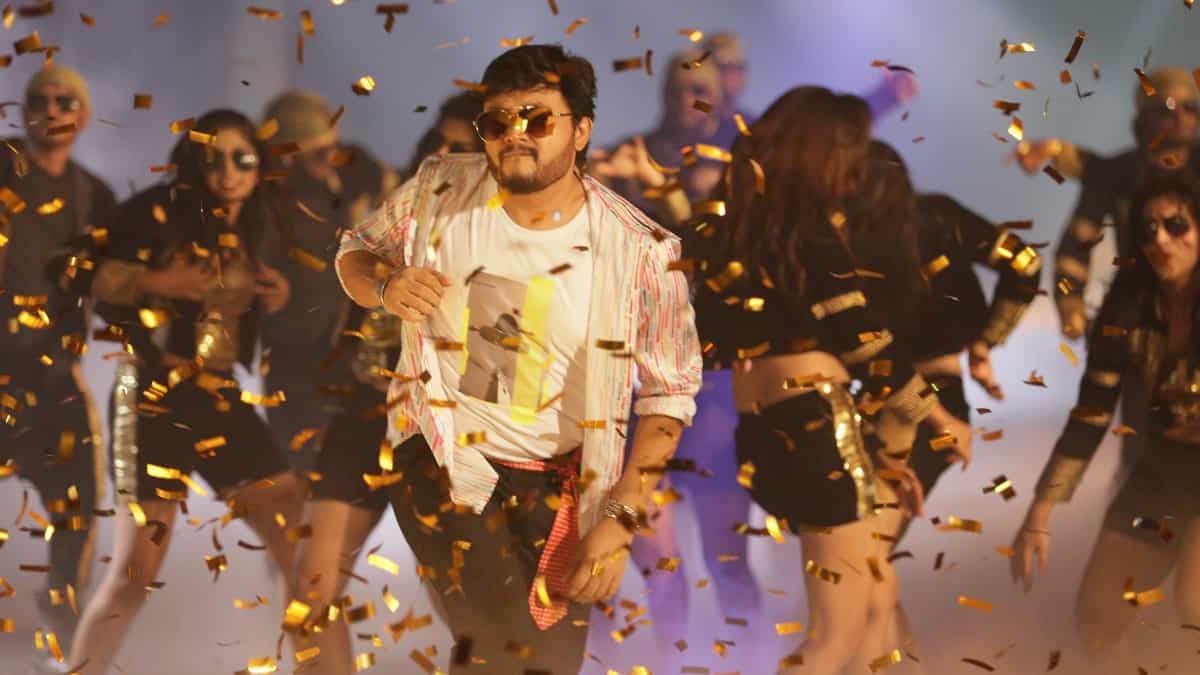 Sakath movie review: Golden Star Ganesh's Suni-directorial is a murder ...