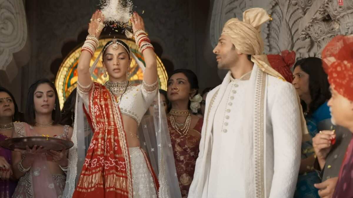 SatyaPrem Ki Katha Song Aaj Ke Baad Kartik Aaryan And Kiara Advani SatyaPrem Ki Katha Song Aaj Ke Baad Kartik Aaryan And Kiara Advani