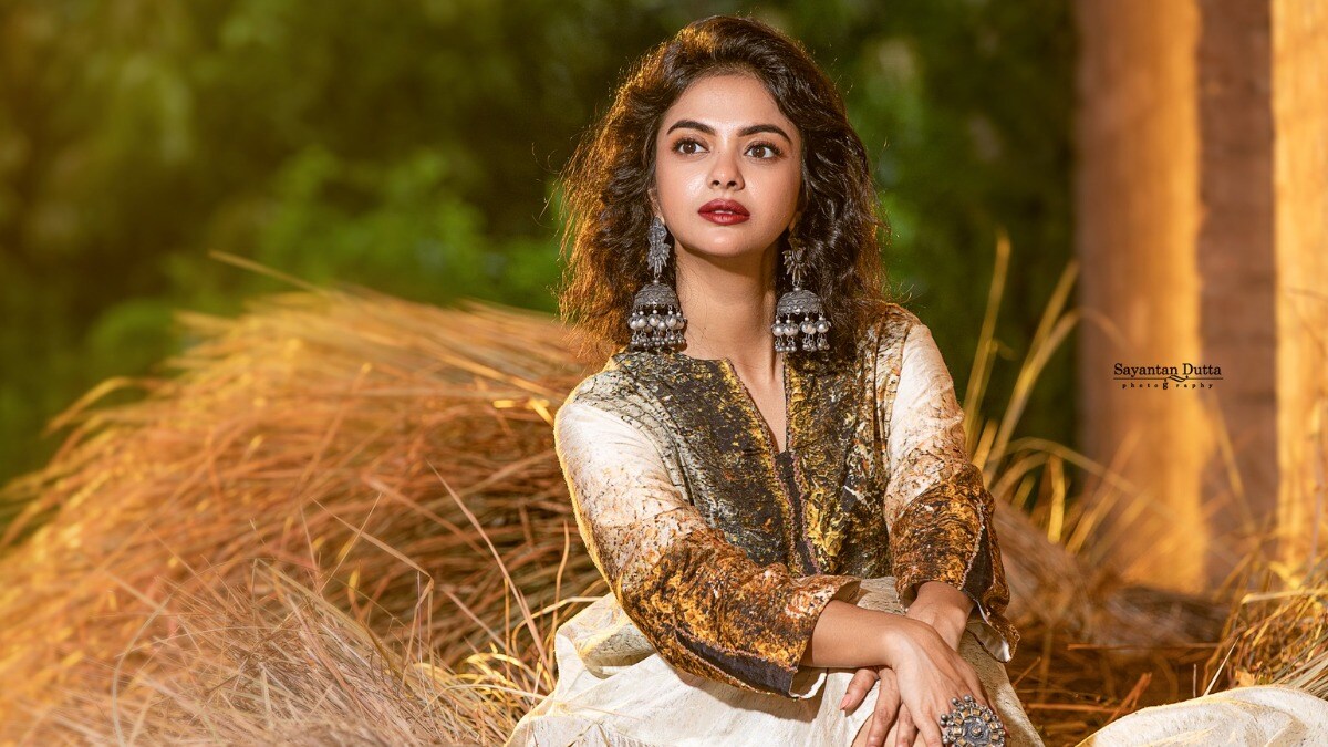 Gaatchora actress Solanki Roy legally separated from her ex-husband ...