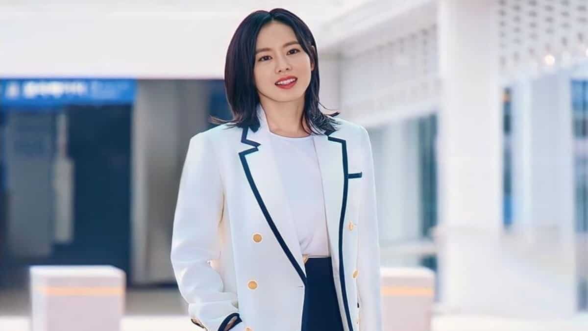 Crash Landing On Yous Son Ye Jin Looks Unreal In First Public Appearance As A Mom