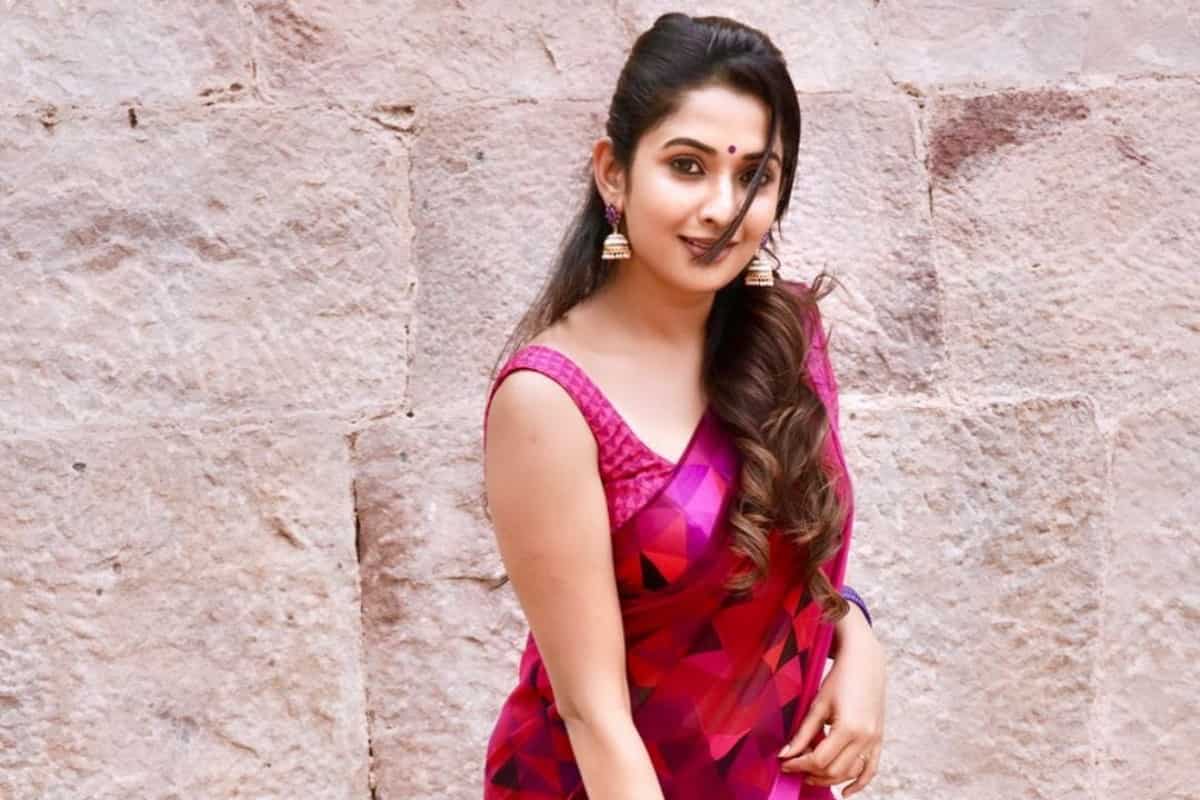 Sonal Monteiro plays a bright and bubbly girl in 'Garadi' who's ...