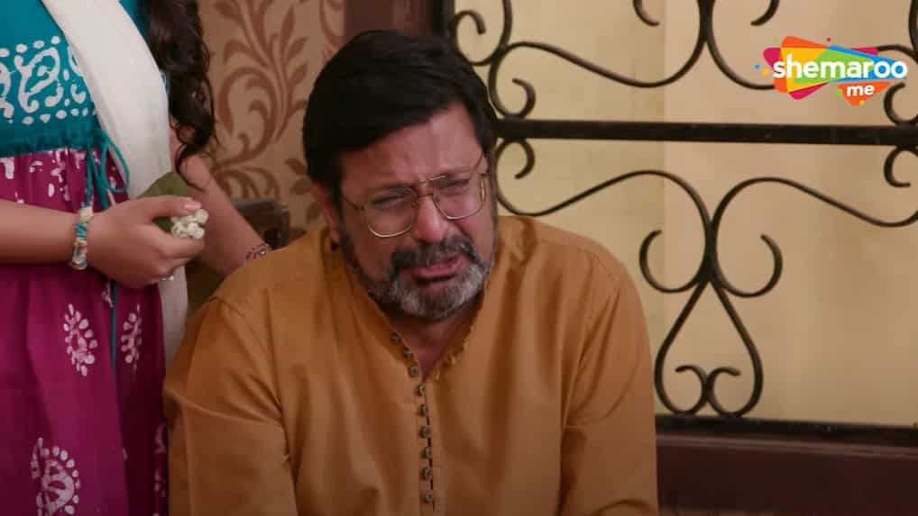 Sutarne Tatne Bandhayela Aapne review: Mehul Buch saves the barely ...