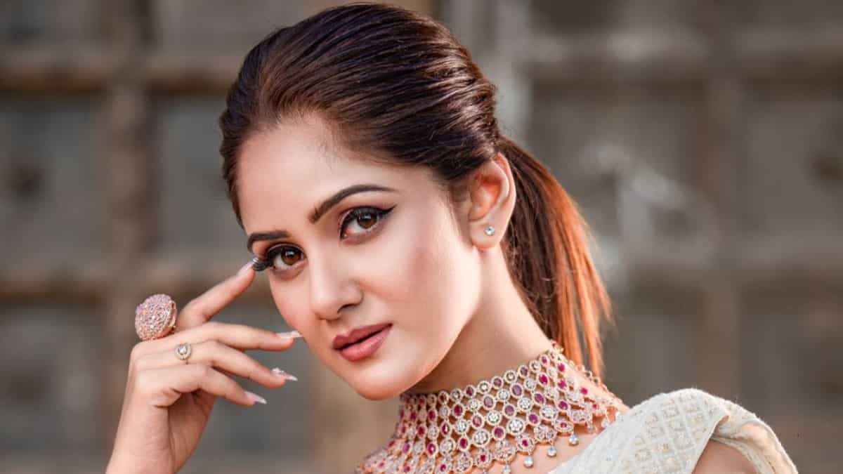 Trina Saha harassed at the airport, calls out the airline’s lack of ...