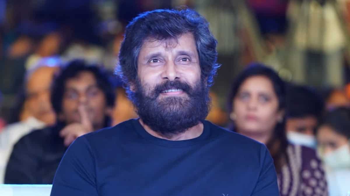 Chiyaan Vikram back after health scare, picture of the actor at Cobra ...