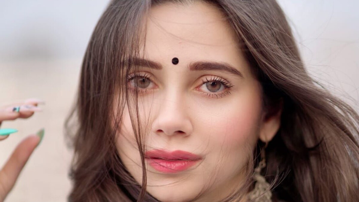 Zahrah Khan is all pumped up about Kinna Sonna, her latest number from ...