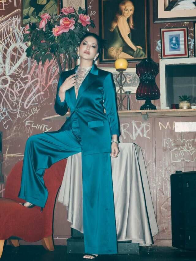 Sunny Leone makes formal wear look stylish in the latest pictures – OTTplay