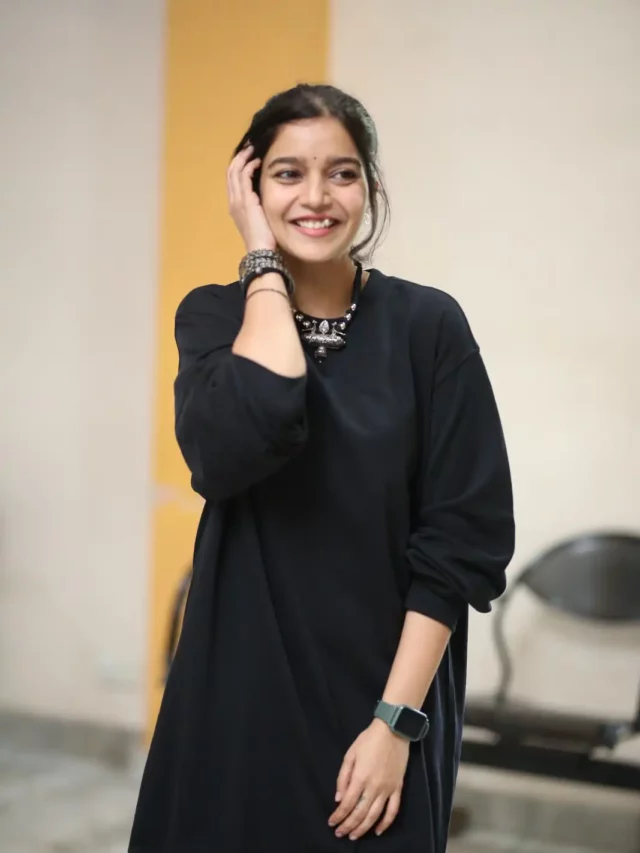Month of Madhu actress Swathi Reddy glows in a black sweatshirt dress ...