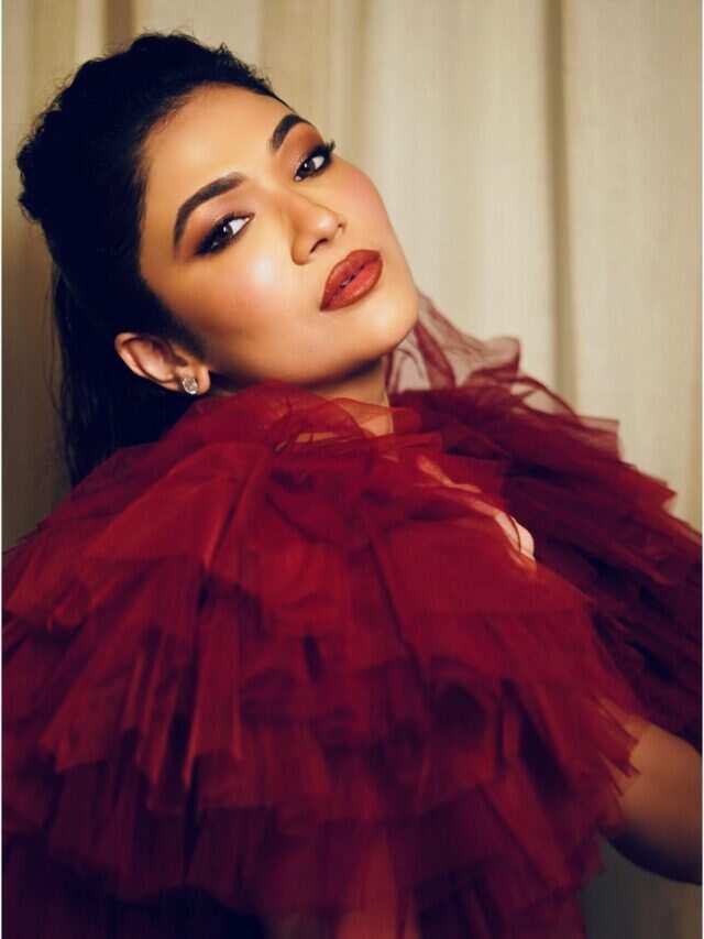 Ridhima Pandit is absolutely stunning in these gorgeous red outfits ...